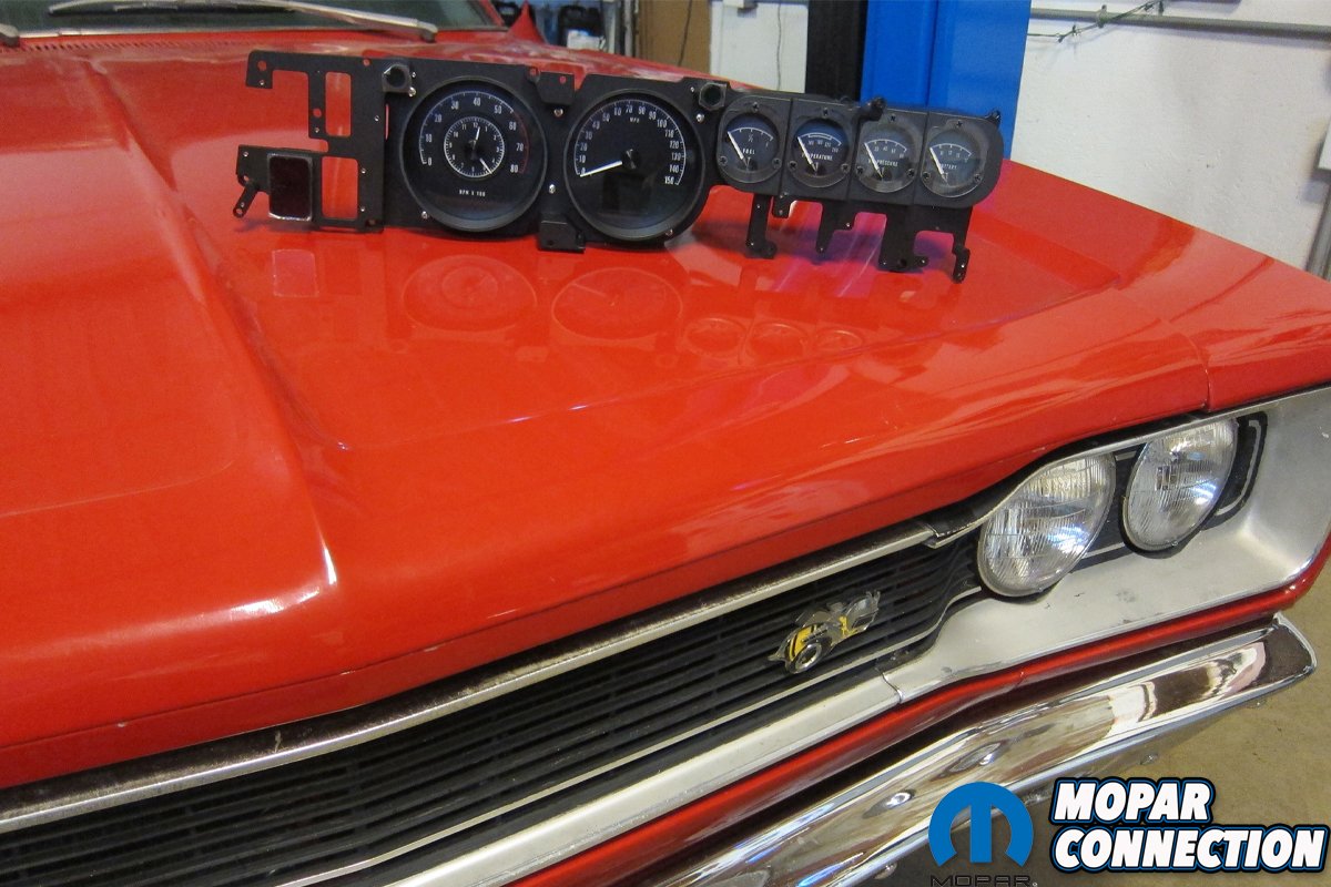 First Look: Unboxing The Dakota Digital RTX Rallye Dash - Mopar ...