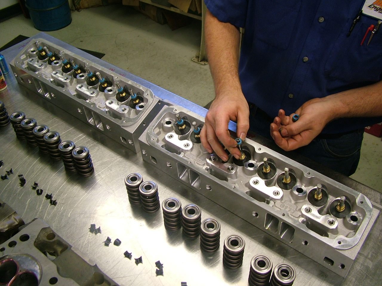 Hughes Engines Tech Center: A Hemi-Powered History - Mopar Connection ...