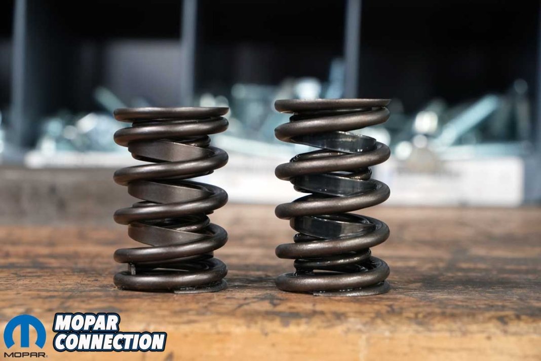 Gallery: Comp Cams Valve Spring Evaluation & Installation - Mopar ...