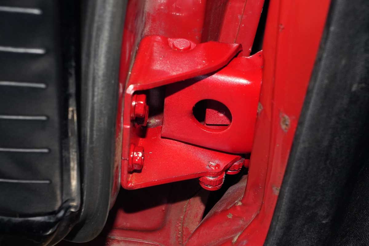 Gallery: Hanging New AMD Door Hinges on Our Hemi Road Runner - Mopar ...