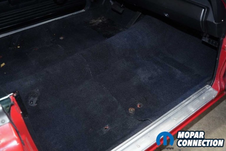 Gallery: Legendary Auto Interior for This Legendary Hemi Road Runner ...